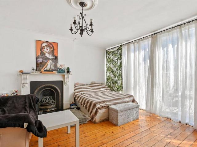 4 bedroom apartment to rent
