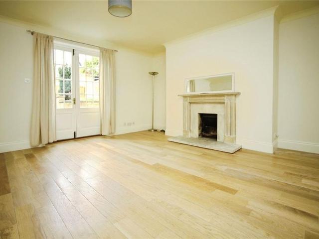4 bedroom apartment to rent