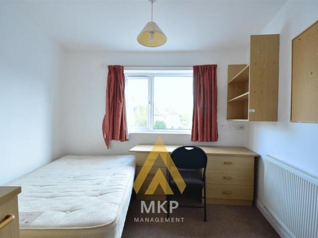 4 bedroom apartment to rent