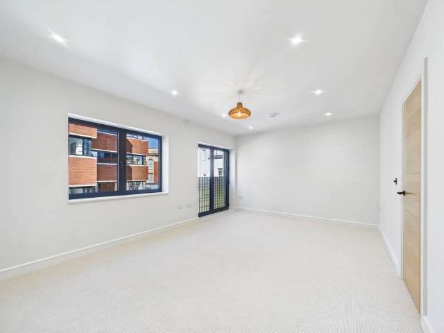 4 bedroom apartment to rent