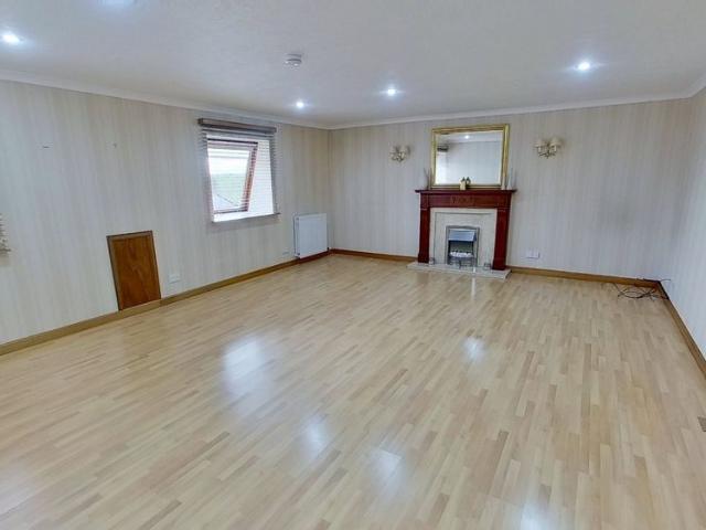 4 bedroom apartment to rent