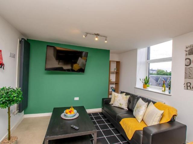 4 bedroom apartment to rent