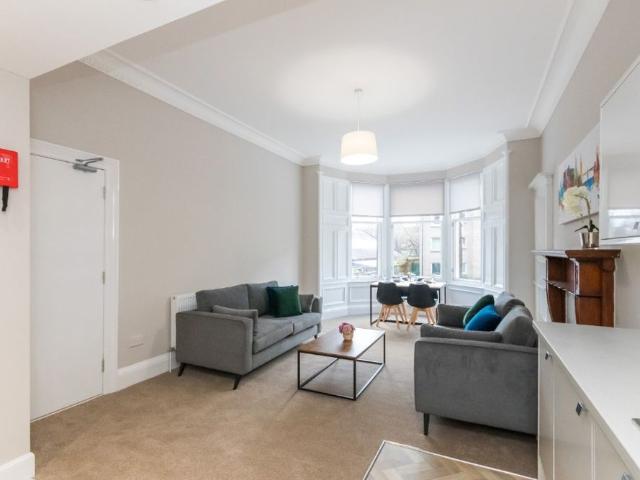 4 bedroom apartment to rent
