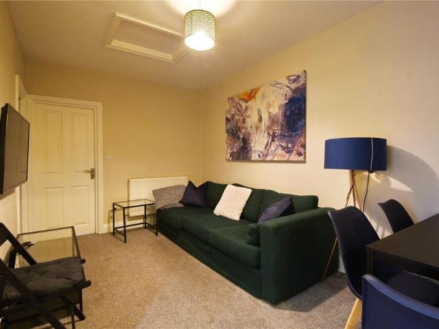 4 bedroom apartment to rent