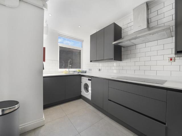 4 bedroom apartment to rent