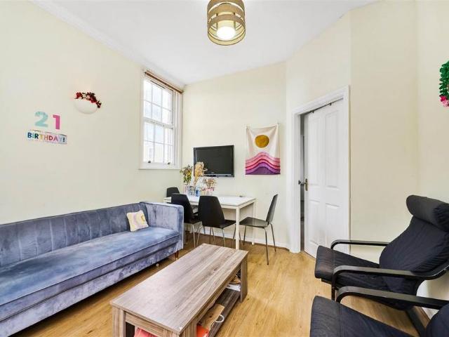 4 bedroom apartment to rent