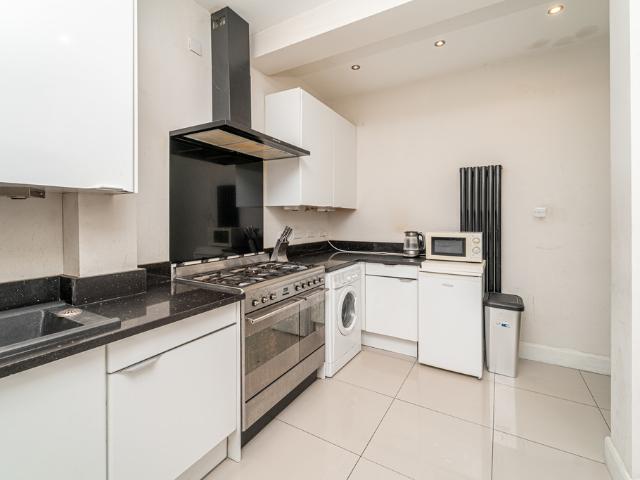 4 bedroom apartment to rent