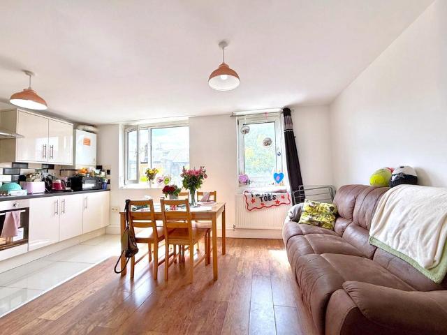 4 bedroom apartment to rent
