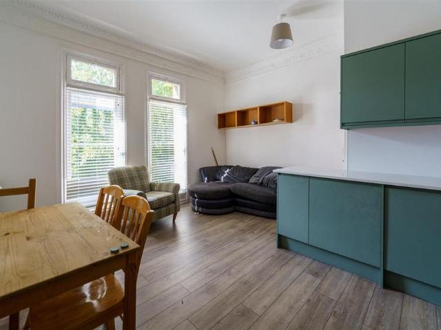 4 bedroom apartment to rent