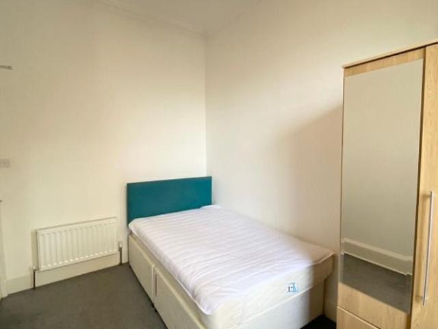 4 bedroom apartment to rent