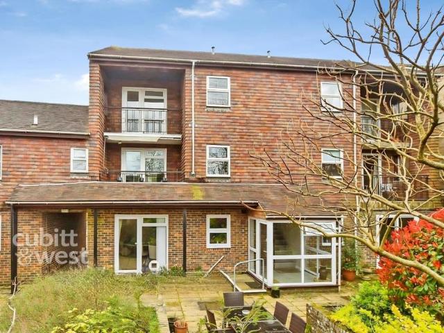 4 bedroom apartment to rent