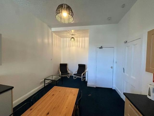 4 bedroom apartment to rent