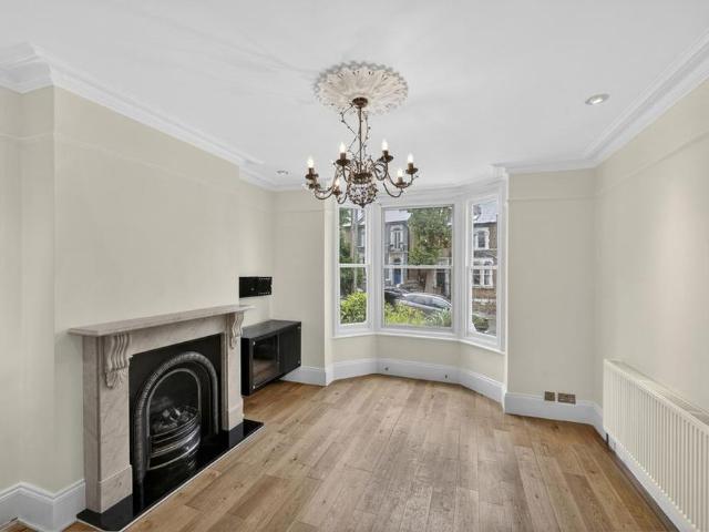 4 bedroom apartment to rent