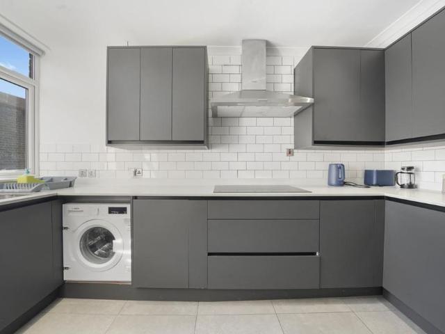 4 bedroom apartment to rent