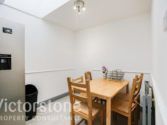 4 bedroom apartment to rent