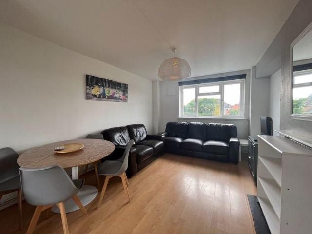 4 bedroom apartment to rent