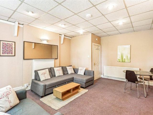 4 bedroom apartment to rent