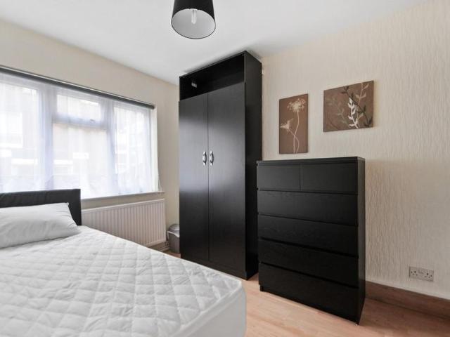 4 bedroom apartment to rent