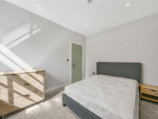 4 bedroom apartment to rent