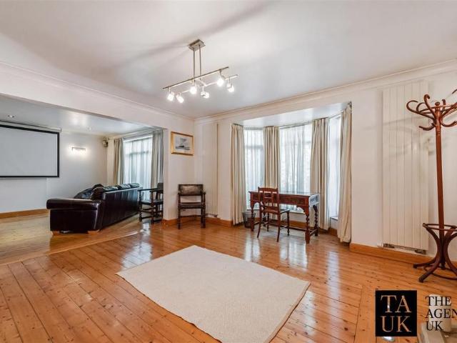 4 bedroom apartment to rent