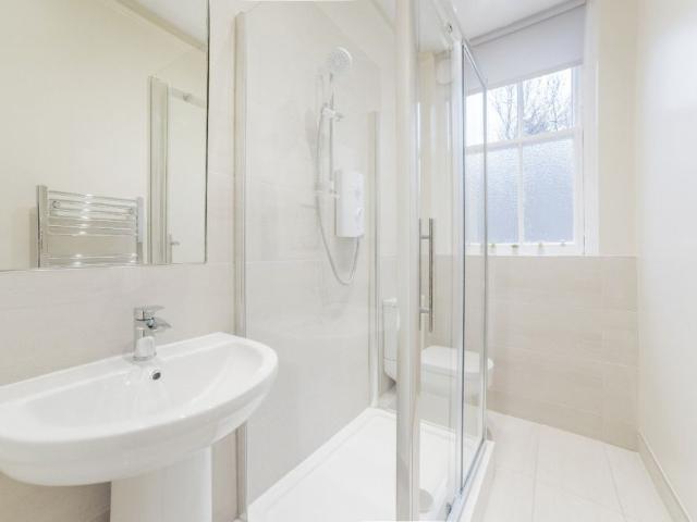4 bedroom apartment to rent