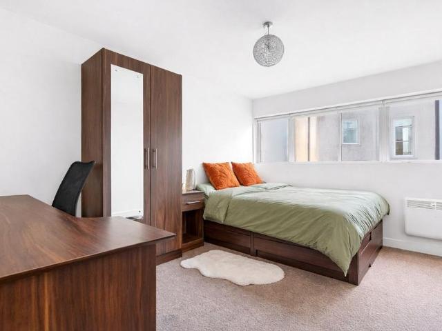 4 bedroom apartment to rent