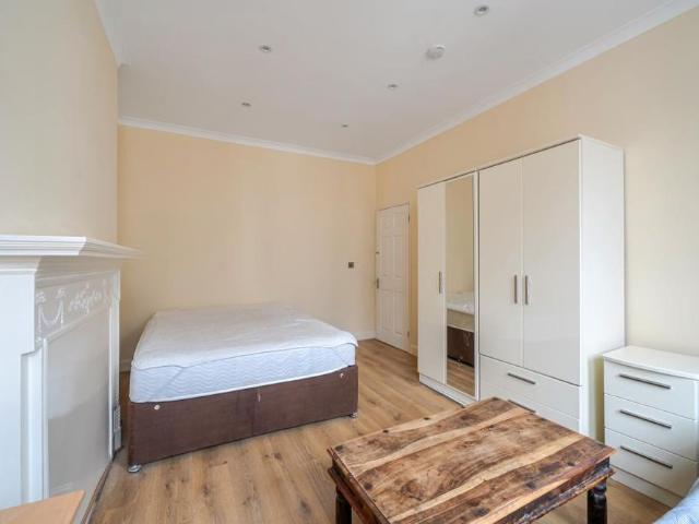 4 bedroom apartment to rent