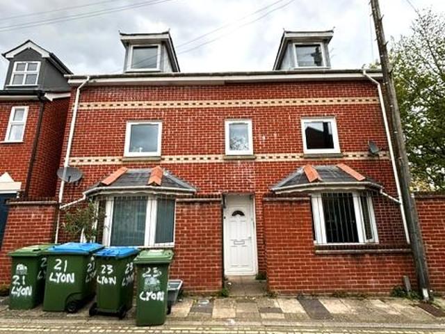 4 bedroom apartment to rent