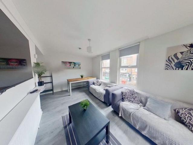 4 bedroom apartment to rent