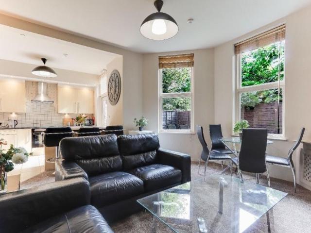 4 bedroom apartment to rent