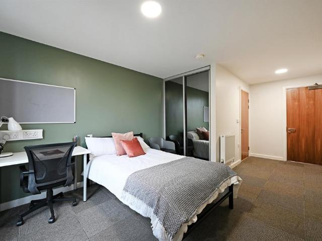 4 bedroom apartment to rent
