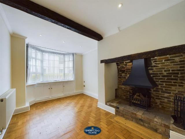 4 bedroom apartment to rent