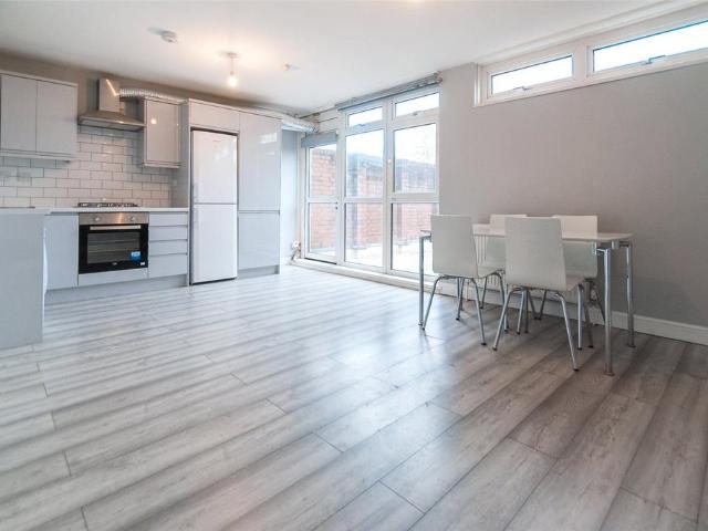 4 bedroom apartment to rent