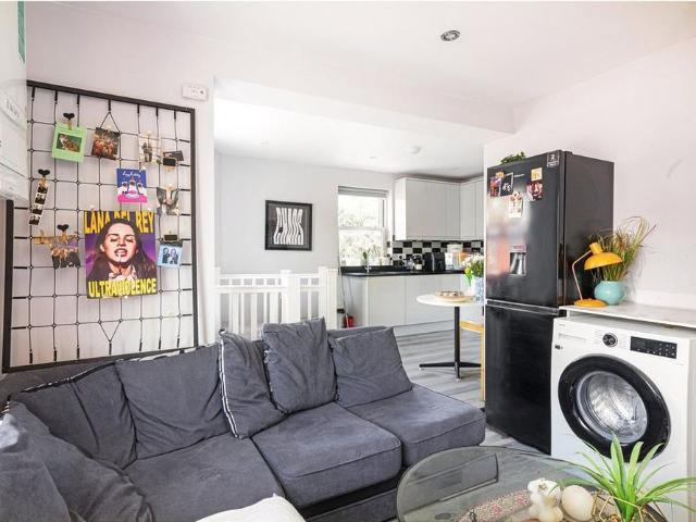 4 bedroom apartment to rent