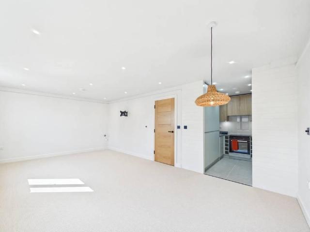 4 bedroom apartment to rent