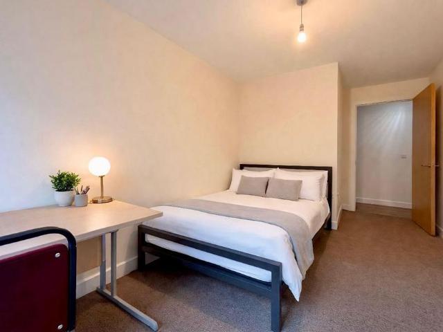 4 bedroom apartment to rent