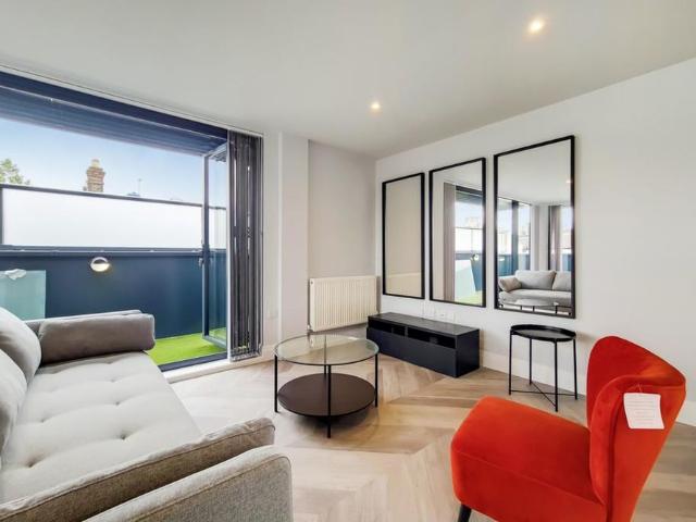 4 bedroom apartment to rent