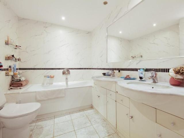 4 bedroom apartment to rent