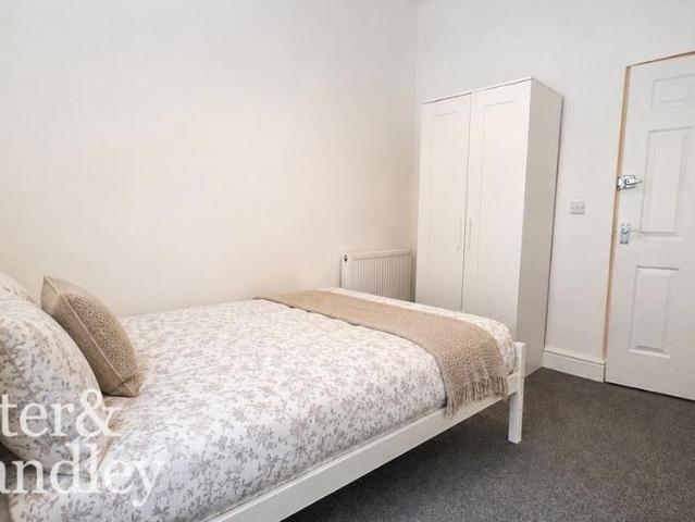 4 bedroom apartment to rent