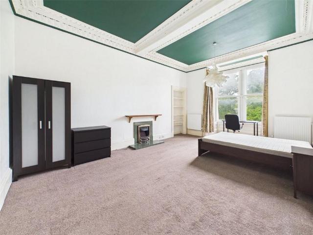 4 bedroom apartment to rent