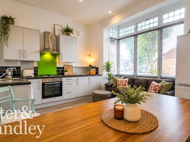 4 bedroom apartment to rent