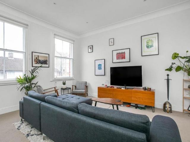 4 bedroom apartment to rent
