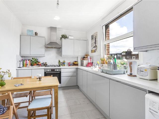 4 bedroom apartment to rent
