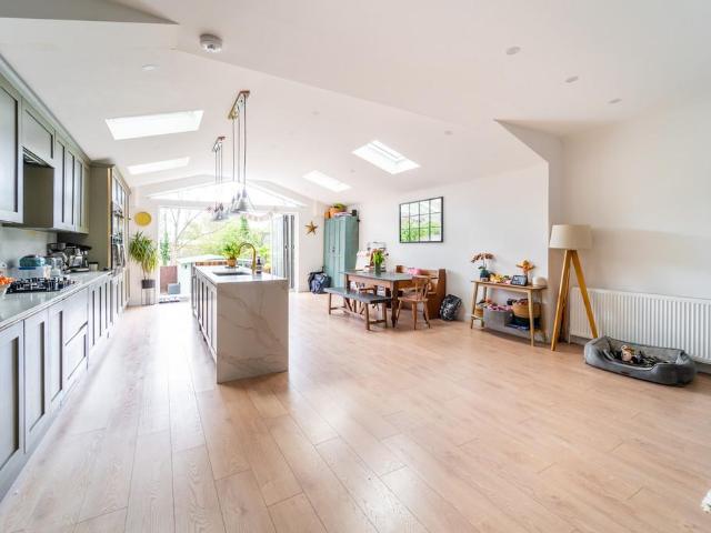 4 bedroom apartment to rent