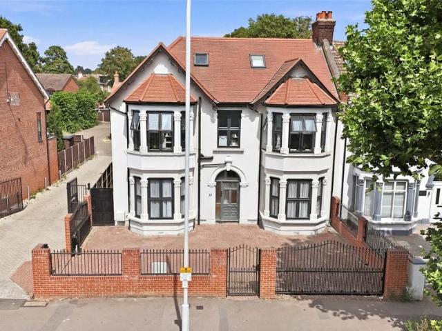 4 bedroom apartment to rent