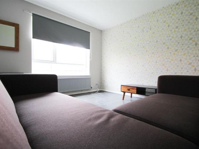4 bedroom apartment to rent