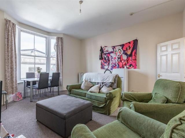 4 bedroom apartment to rent