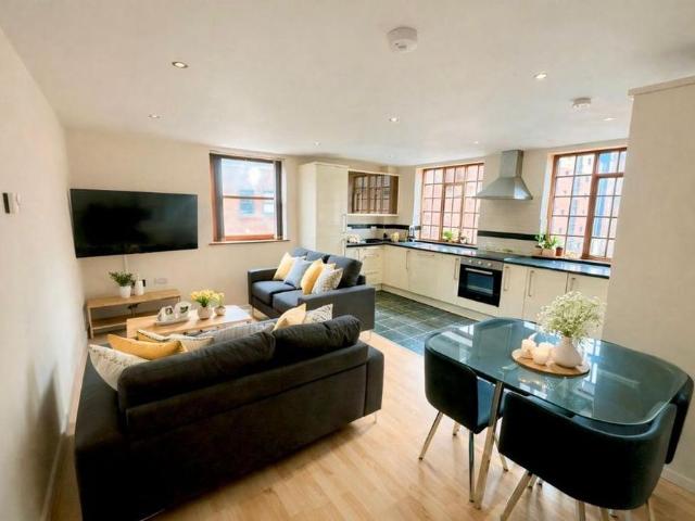 4 bedroom apartment to rent