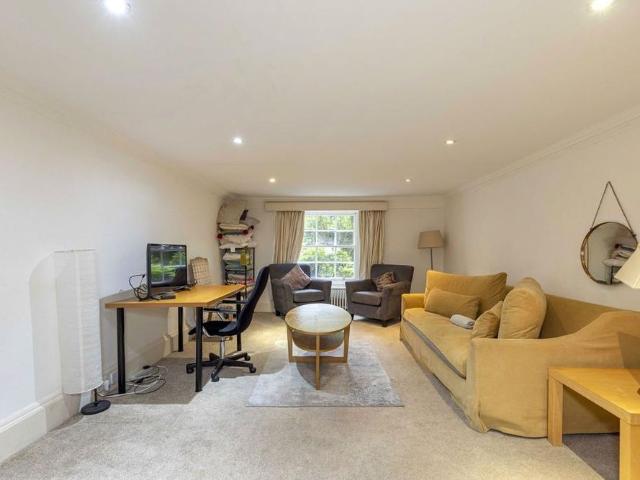 4 bedroom apartment to rent
