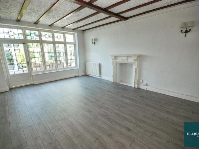 4 bedroom apartment to rent